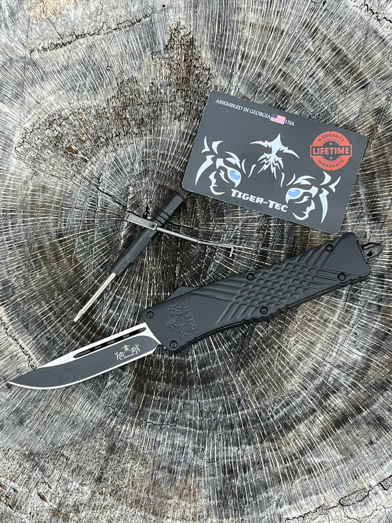 tigertecknives